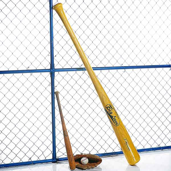 Giant Baseball Bat Giant Baseball Bat Adorns Outside Of The Louisvil